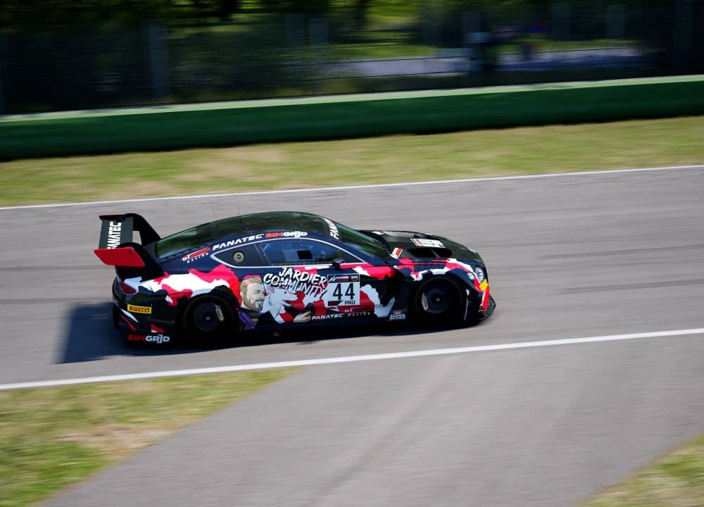 Under the hood: Tips and Tricks to Driving the Mercedes-AMG GT3 2020 ...